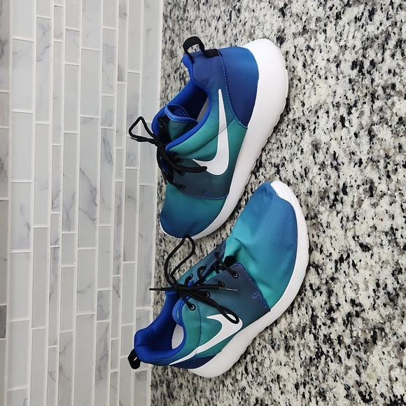 Nike | Shoes | Nike Roshe One Print Gradiant Ocean Zen Running Shoes Sz ...